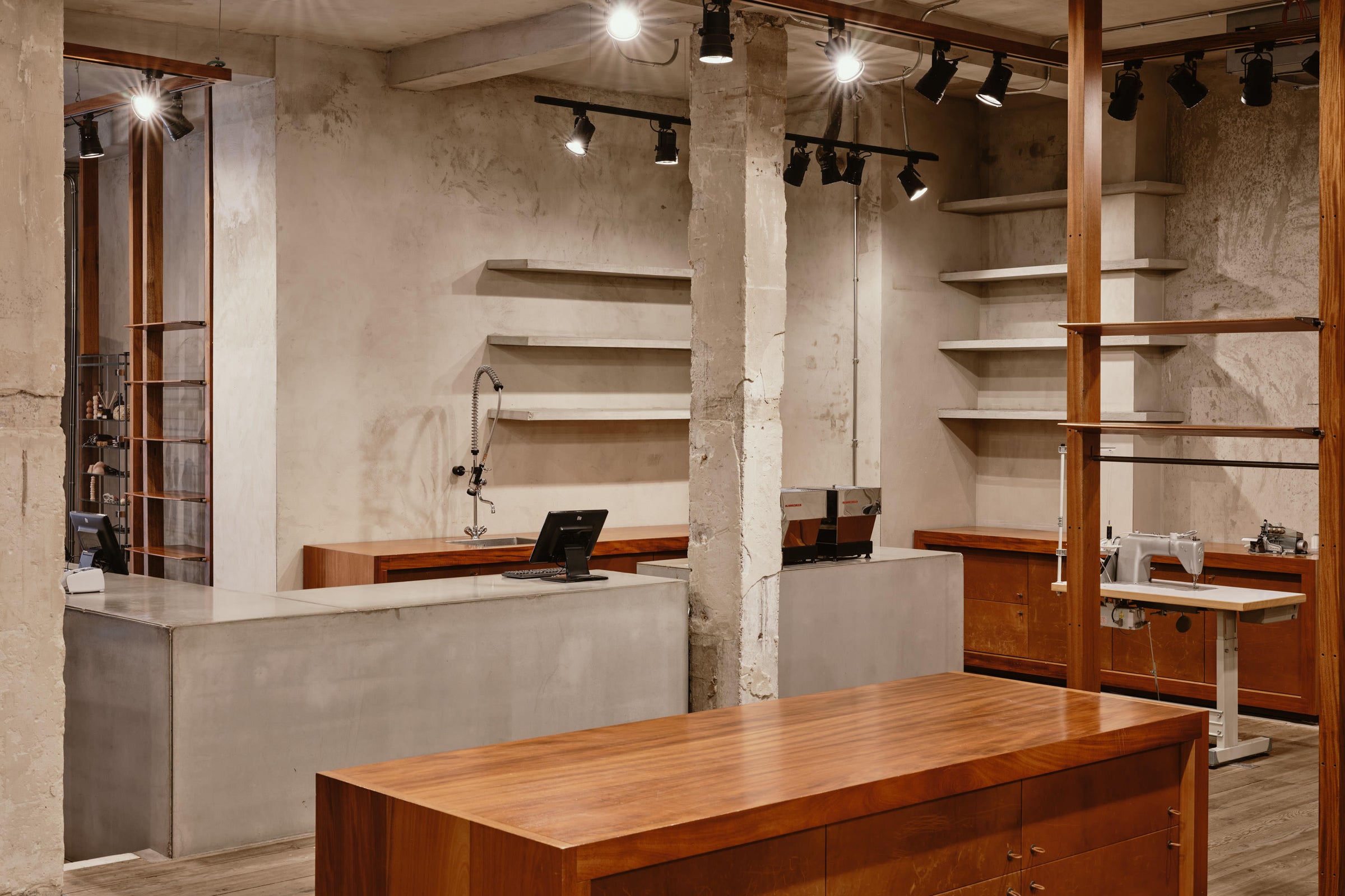 Ghent | Women, Men & Kids Clothing Store | Bellerose